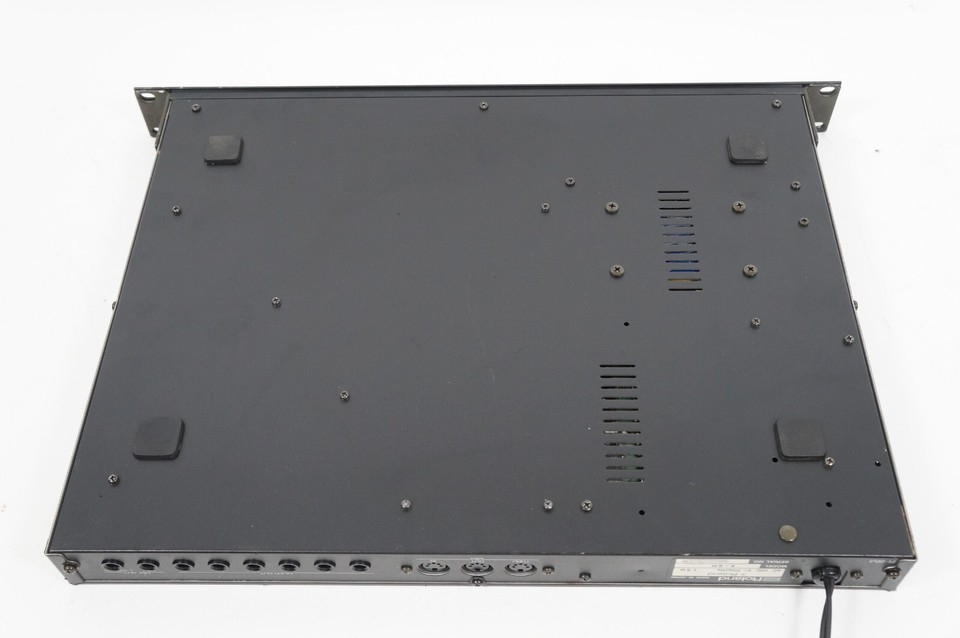 Roland R-8M Total Percussion Sound Module Rack Mount R8 Human Rhythm ...