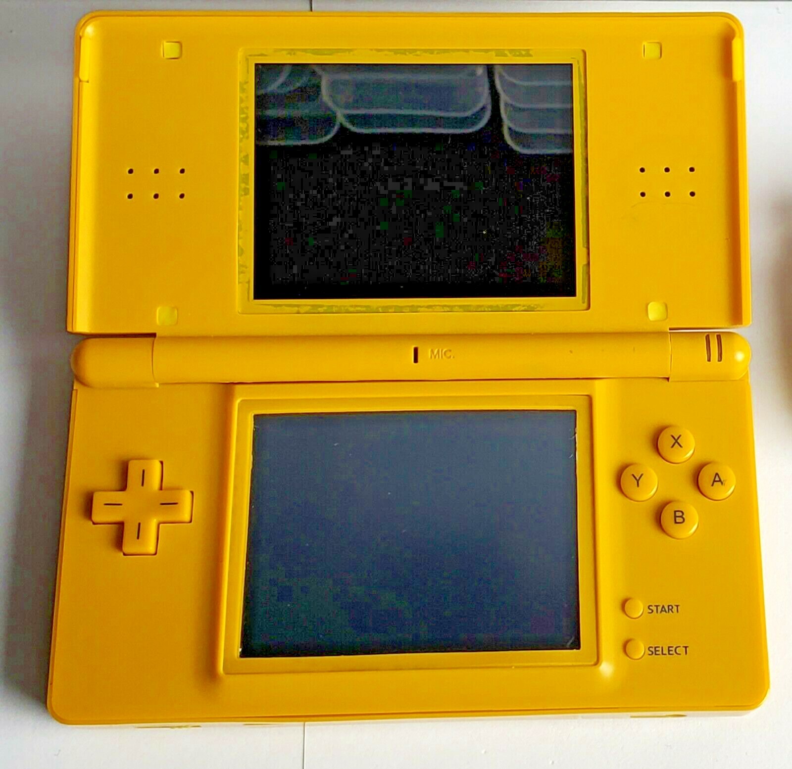 Yellow Ds