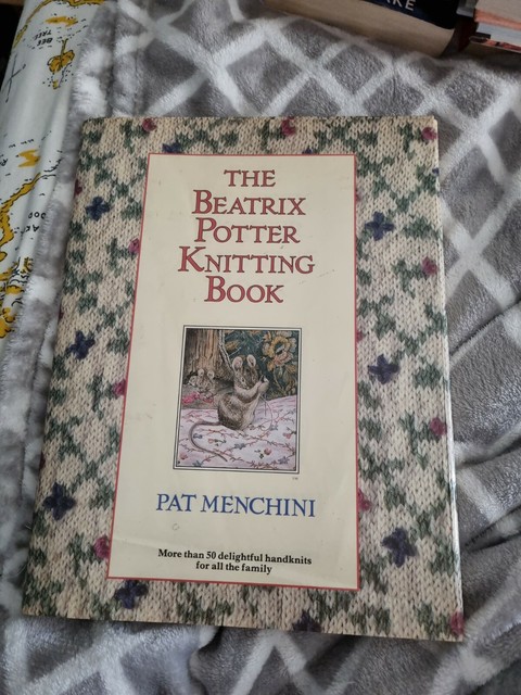 The Beatrix Potter Knitting Book by Pat Menchini (Hardcover, 1995) for ...