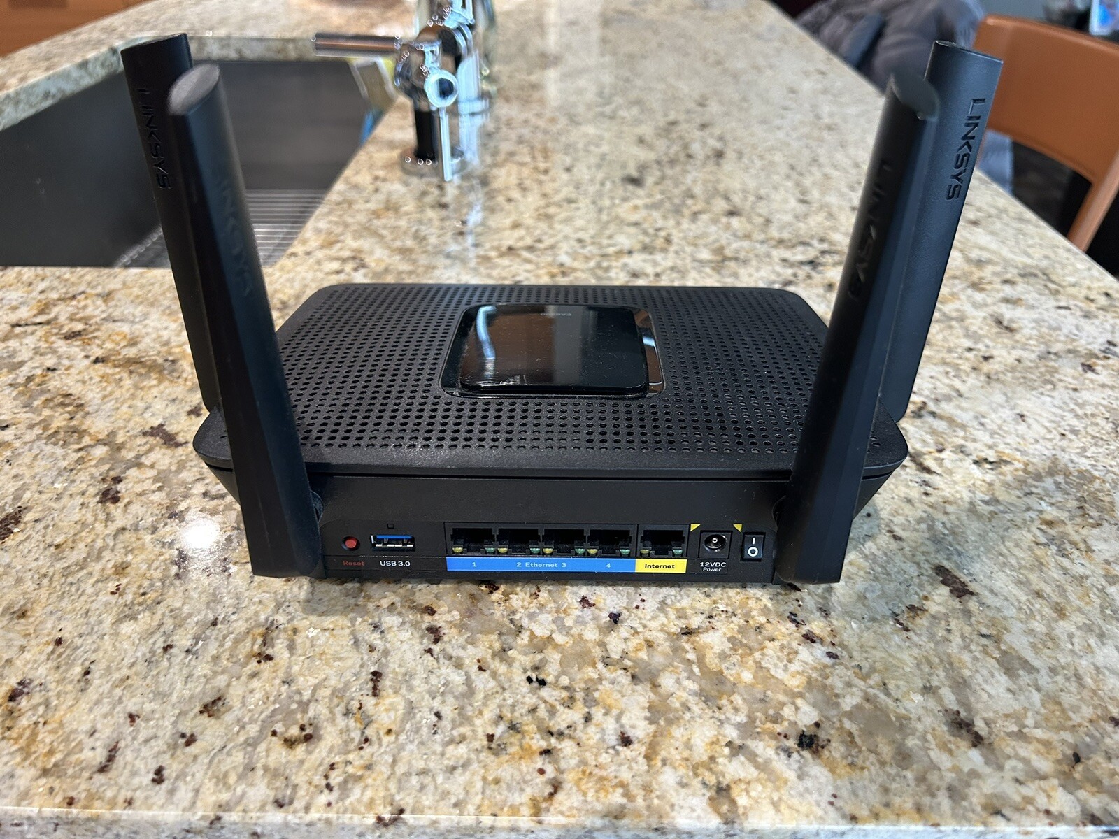 Linksys EA8300 Max-Stream Wireless AC2200 MU-MIMO TriBand WiFi Gigabit ...