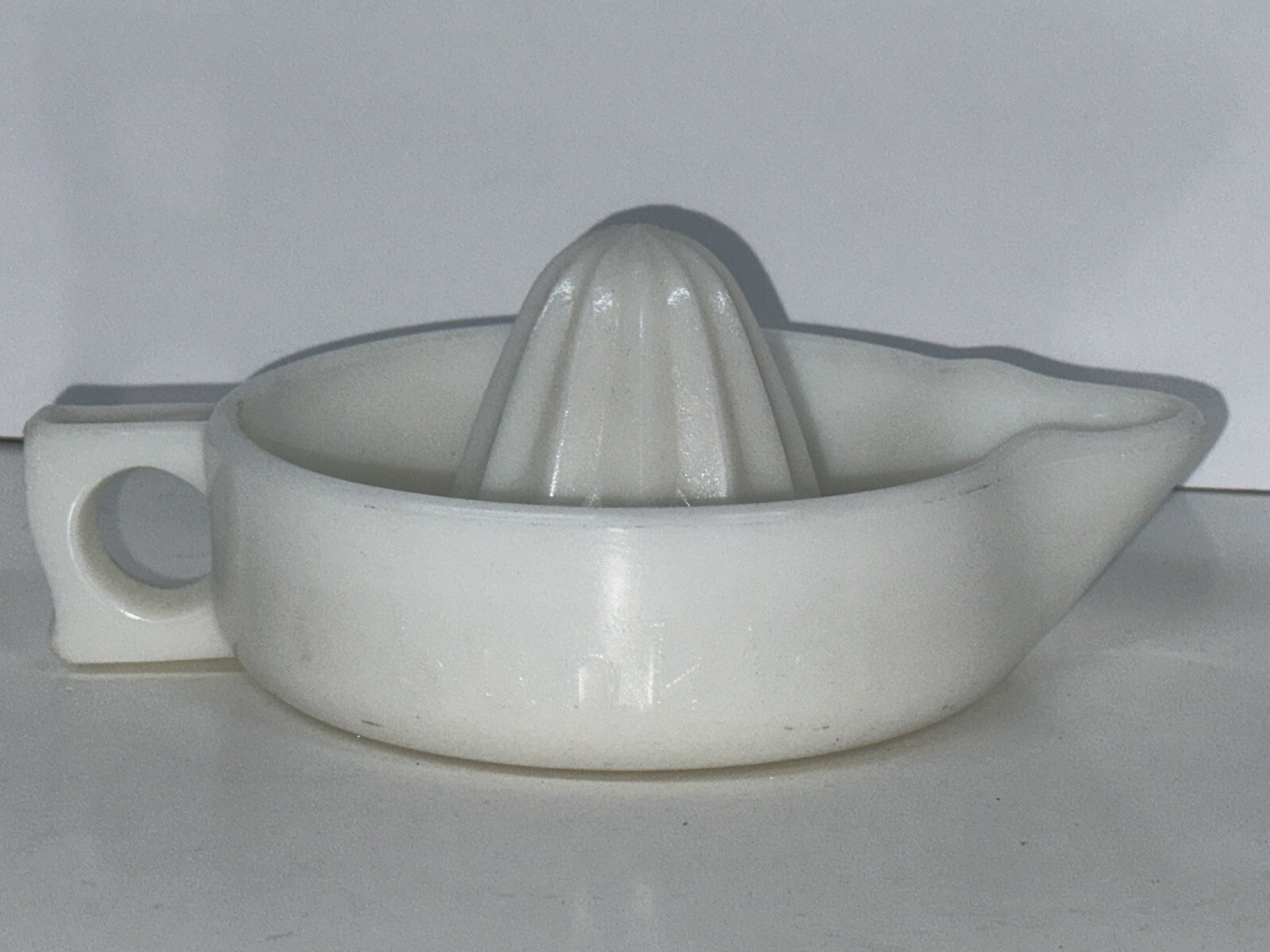 Vintage SUNKIST Milk Glass Lemon Lime Orange Citrus Hand Juicer Reamer ...