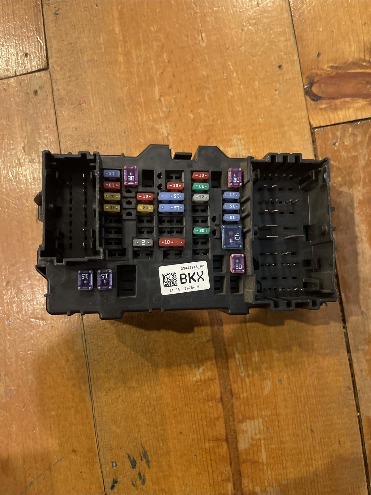 2018 Chevy Silverado 1500 Cabin Fuse Box RH Passenger side OEM 23443946 ...