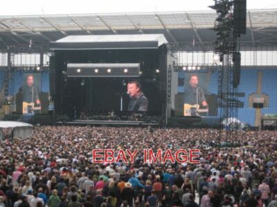 PHOTO BRUCE SPRINGSTEEN AT THE RICOH ARENA BRUCE SPRINGSTEEN AND THE E ...