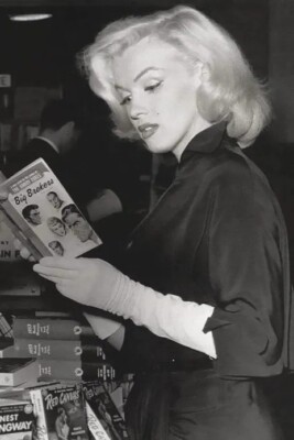 Vintage Marilyn Monroe Photo 4070 Oddleys Strange & Bizarre | eBay