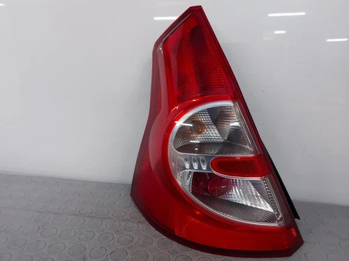 8200734825 Enjoliveur Inf Feu Arriere Gauche pour DACIA SANDERO Stepway ...