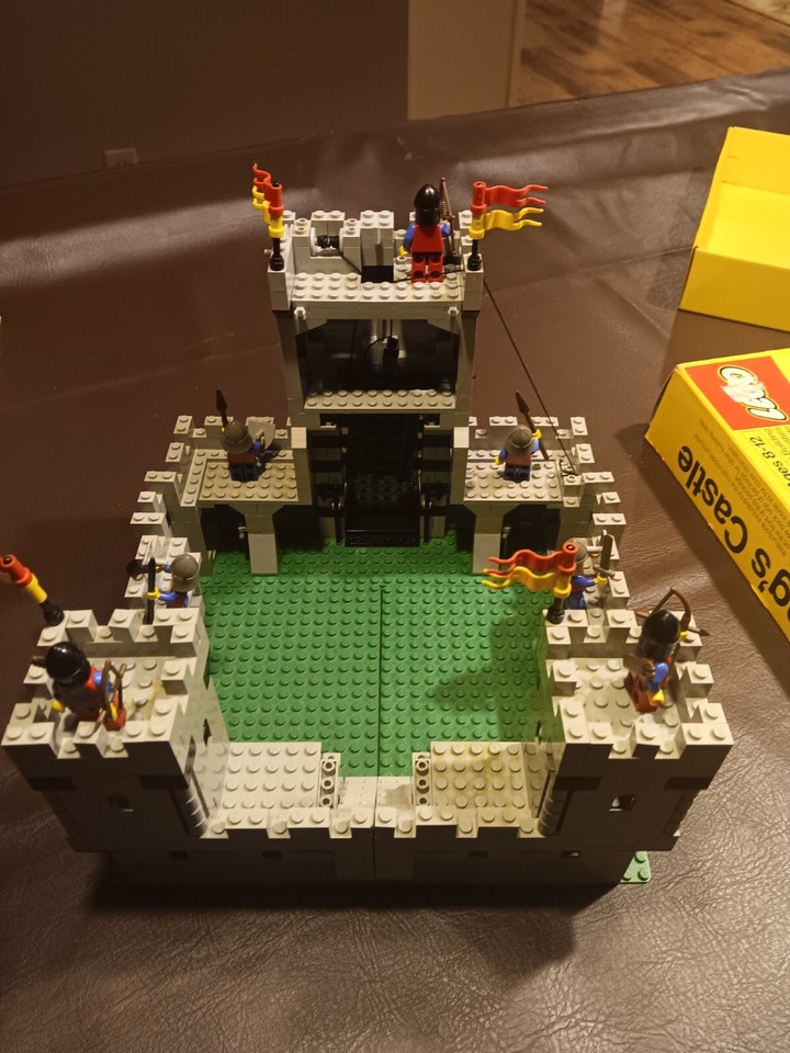 1984 Lego Legoland King's Castle 6080 w/manual & box -99% complete!! | eBay