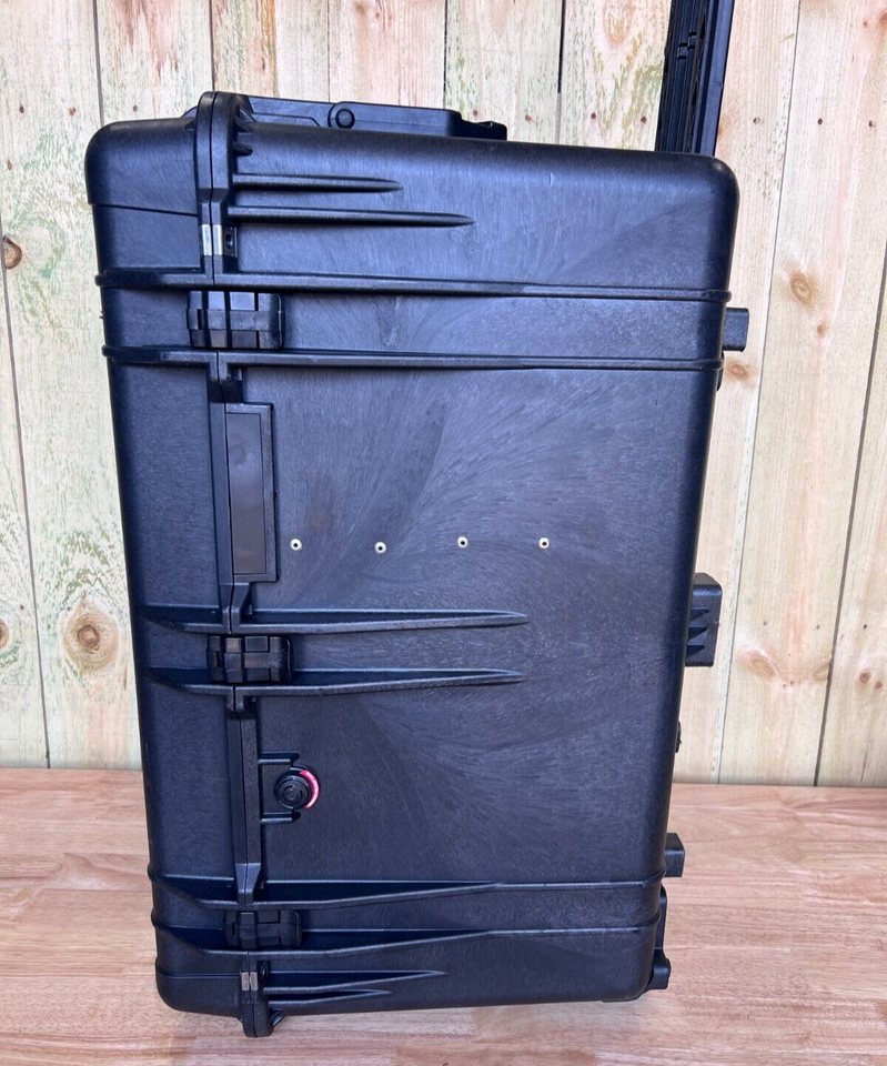 Pelican 1660 Protector Case Black Rolling Waterproof W/ Foam & Divider ...