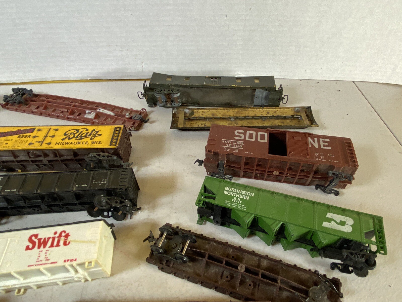 Vintage HO Gauge Model Train Cars Railroad Parts Lot customs shells ...
