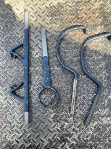 Vintage Briggs And Stratton Flywheel And Clutch Starter Tools 19167 ...