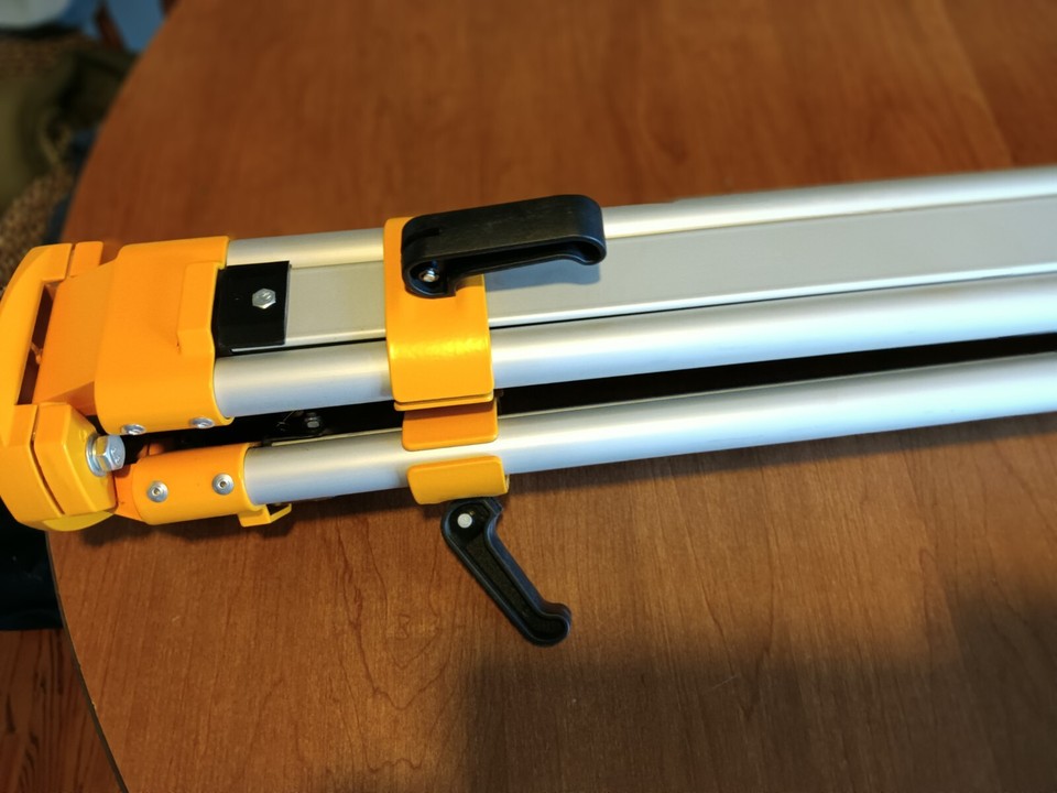 DeWALT DW0737 60" Construction Laser Grade Level Tripod - 5/8" x 11 ...