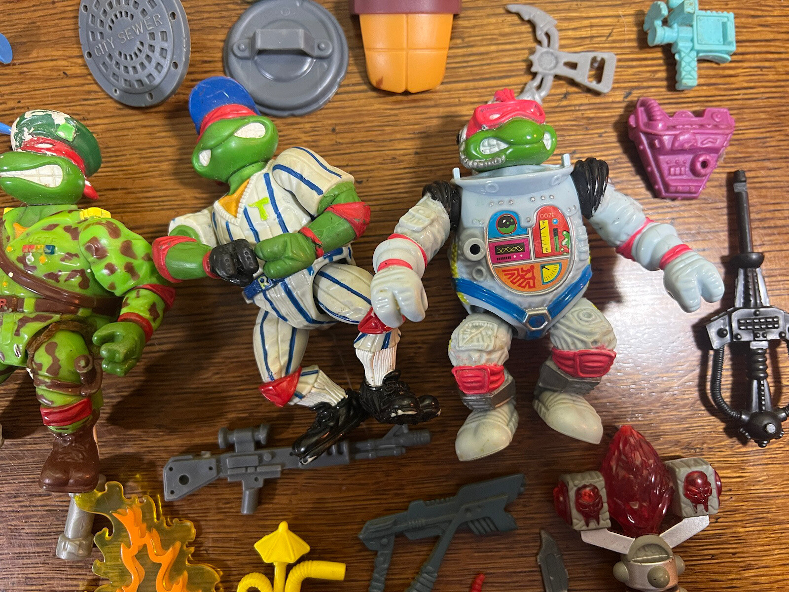 Lot Vintage TMNT Teenage Mutant Ninja Turtles Weapons Figures ...