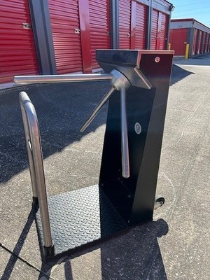 Portable Tripod Turnstiles with Counters – Tomsed TUT50R - Used ...