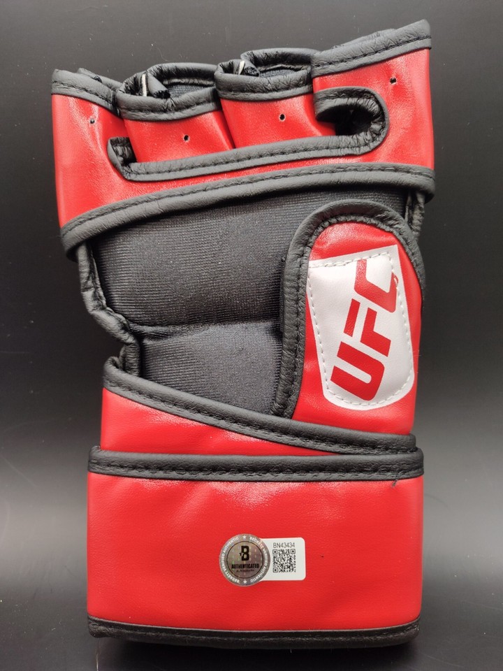 Tabitha Ricci Baby Shark SIGNED UFC Fighter Glove Beckett BAS COA ...