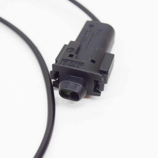 Mercedes-Benz C-class W203 Front Indicator Bulb Holder A2038260182 ...