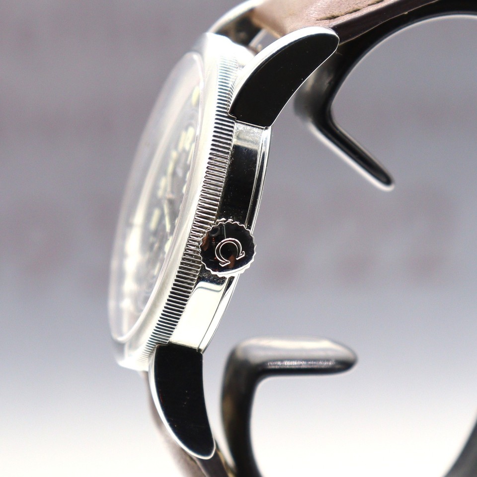 Omega Museum Collection 1938 Pilot watch re edition 40mm box papers ...