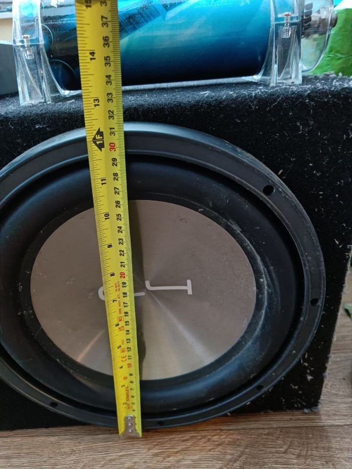 subwoofer c4 800w x2 , amp FLI 1000w and digital power capacitor 1.2 ...