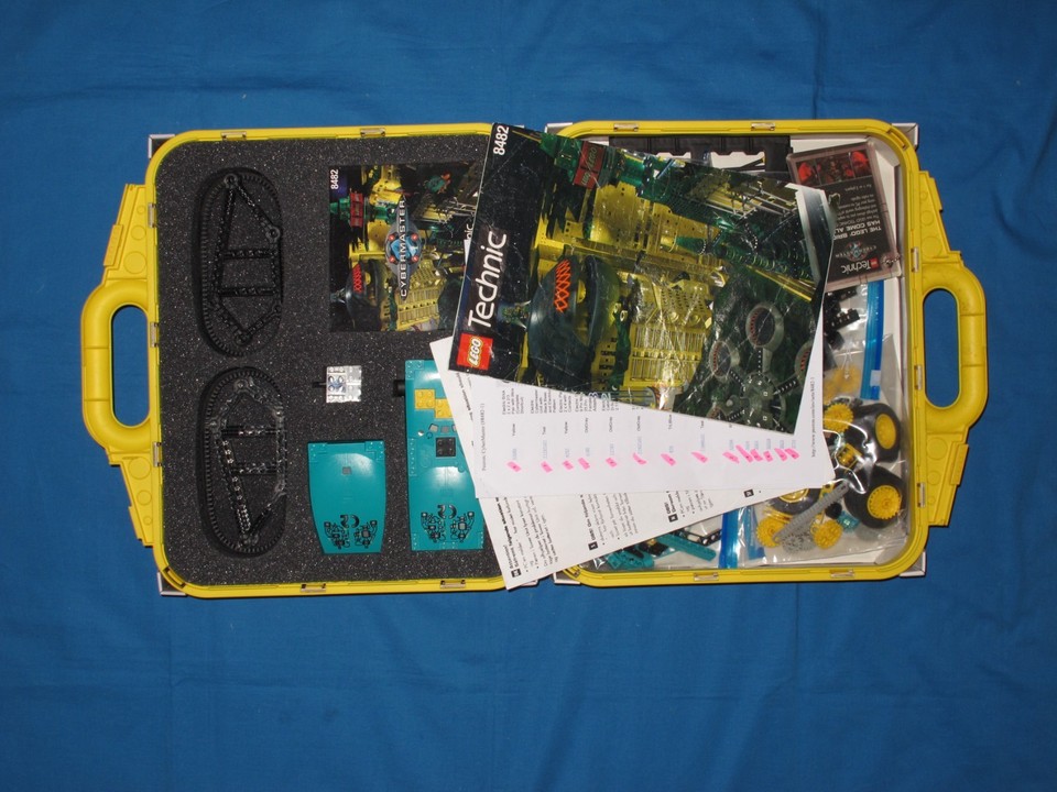 LEGO TECHNIC Cybermaster 8482 - 100% COMPLETE SET - 893 Pieces ...