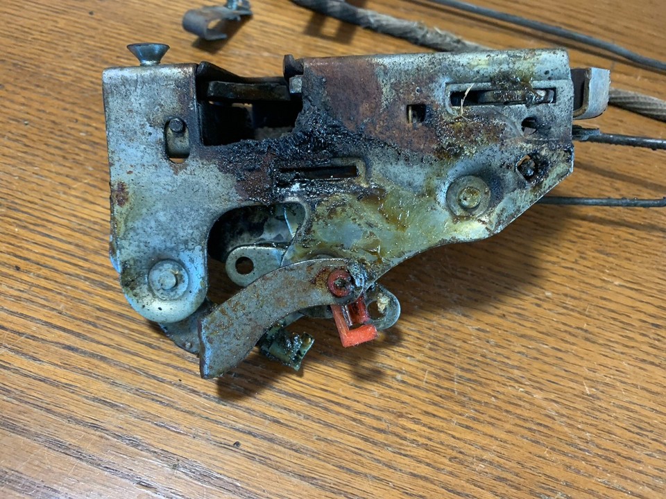 70-72 Duster Demon Dart Driver Side Door Latch & Linkage Rods Hardware ...