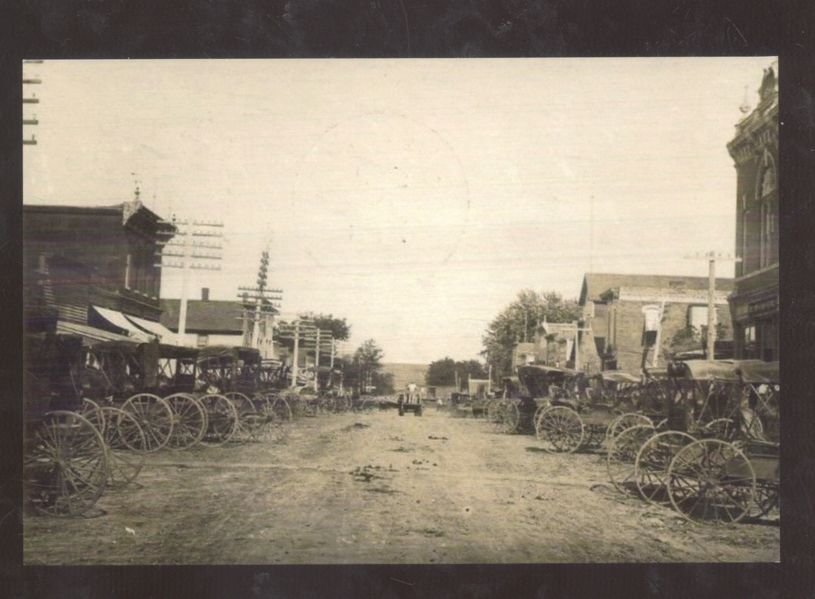 REAL PHOTO ELLIOTT IOWA DOWNTOWN STREET SCENE DIRT ROAD POSTCARD COPY ...