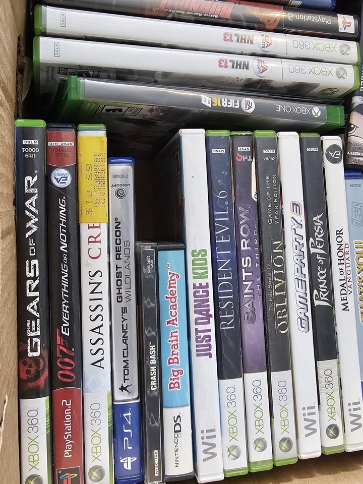 Huge Lot Of 61 Video Games In Original Cases w/ PS1 PS3 Xbox Wii PS2 ...