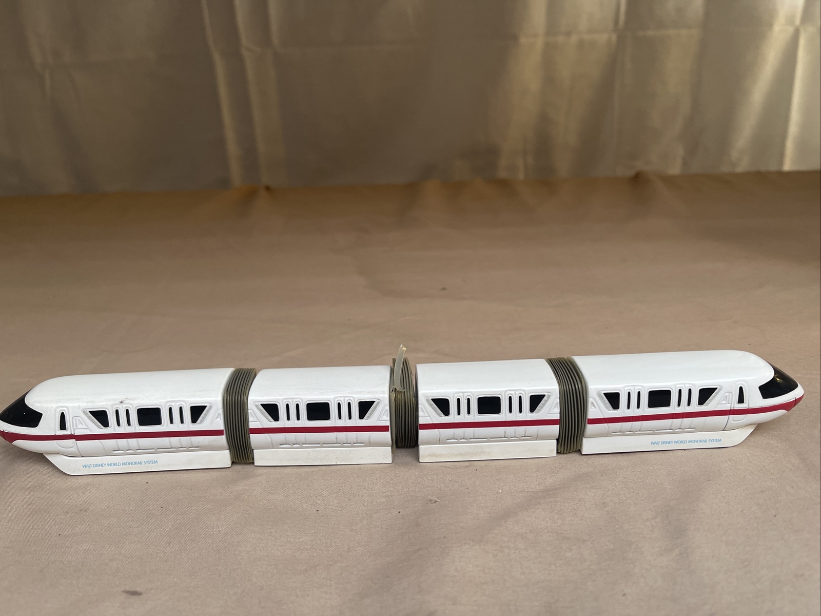 EXCELLENT WALT DISNEY WORLD MONORAIL SYSTEM ORANGE STRIPE DIECAST 5 CAR ...