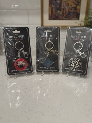 Witcher Key Chains TRISS MEDALLION, Yennefer's Medallion, School of the ...