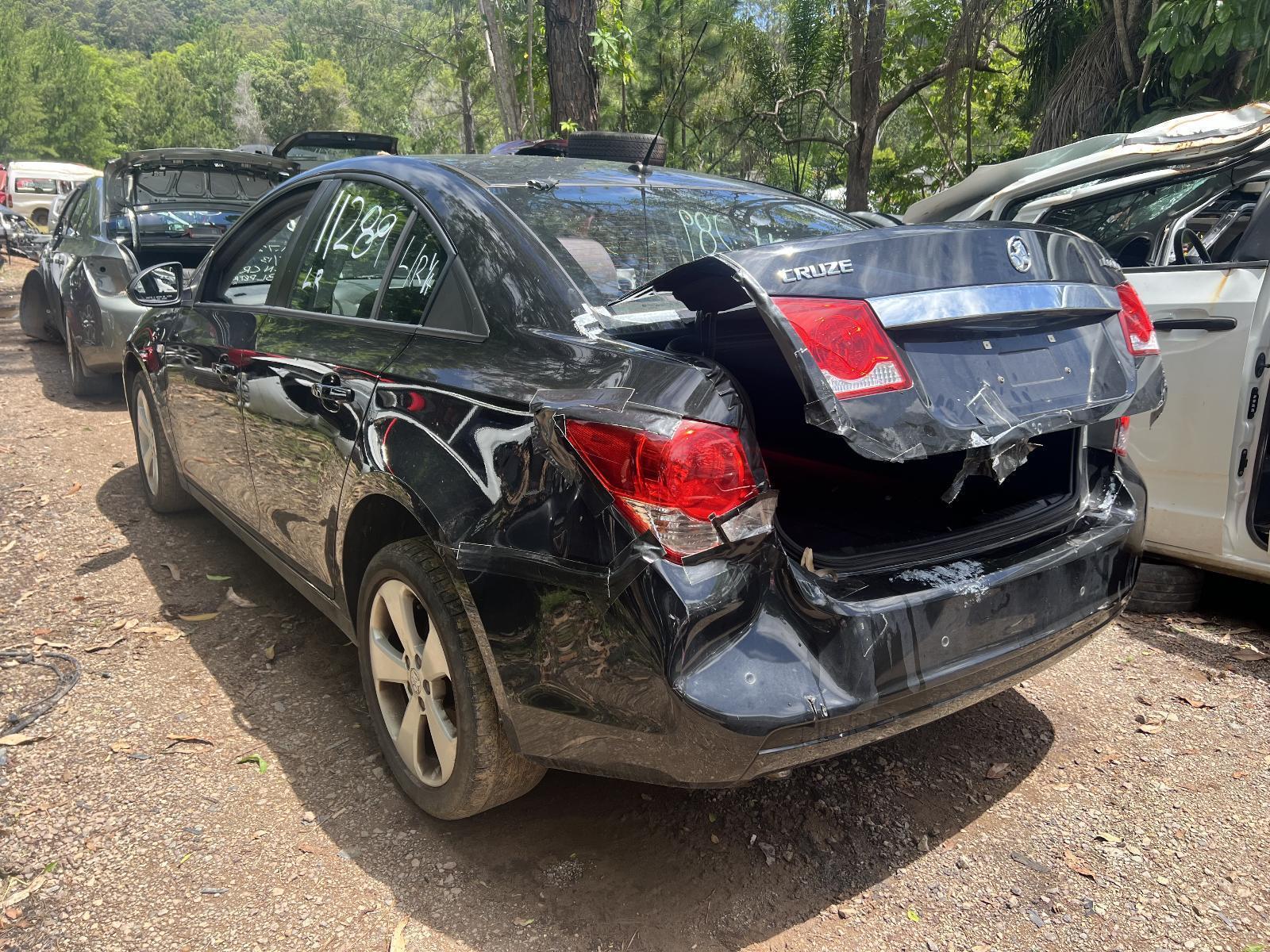 HOLDEN CRUZE REAR GARNISH BOOTLID GARNISH (CENTRE), SEDAN, CHROME, JG ...