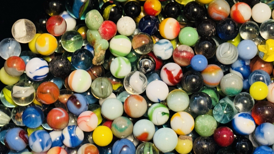 ESTATE LOT OF VINTAGE / ANTIQUE MARBLES GREAT VARIETY 10.10 LBS / 1000 ...