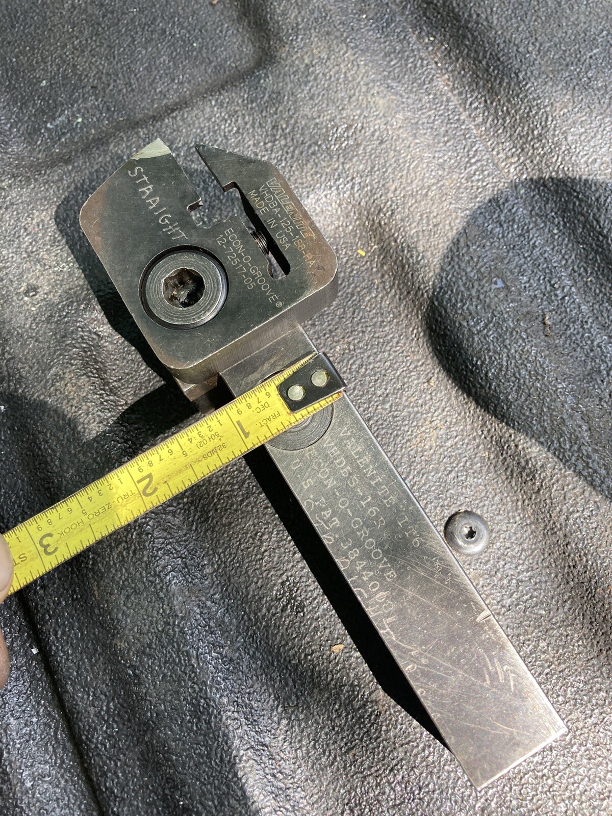 D) Valenite VHDBS-16R Metal Lathe Face Grooving Trepanning Tool Holder ...