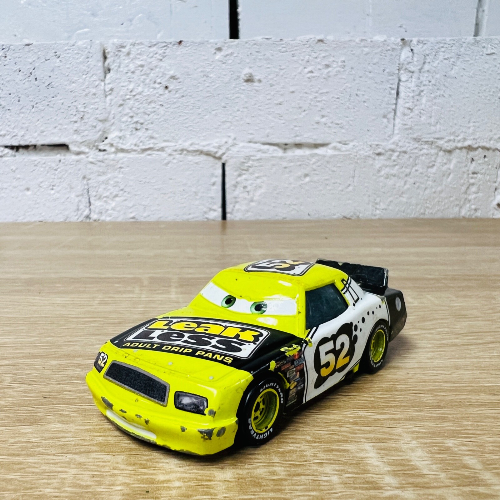 Claude Scruggs Difference Faces Leakless 52 Lot Disney Pixar Diecast Cars