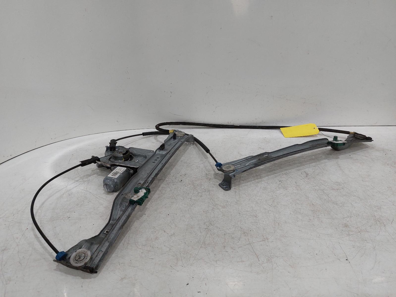 2010 RENAULT CLIO O/S Drivers Right Front Door Window Motor Regulator ...