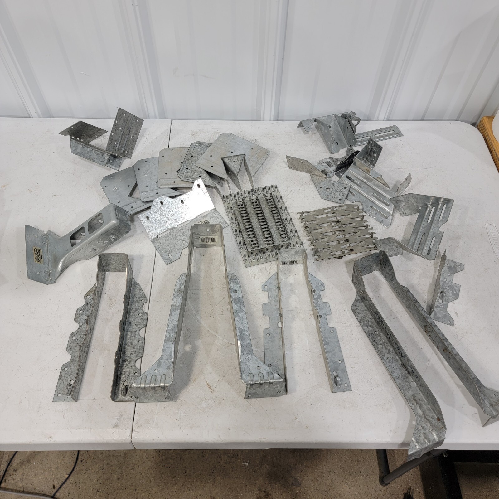Lot of 24 Simpson Strong Tie Brackets ITT9.5, LUS210, U210, IT9, LS 50 ...