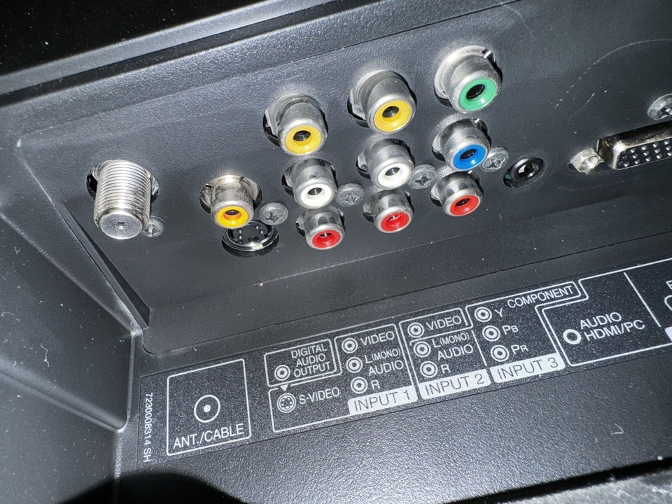 Sharp TV / DVD LC-19AD22U 19" TV DVD Combo NO Remote, HDMI A/V S-Video ...