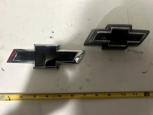 Lot Of 2 Used Genuine OEM Chevrolet Badges Emblems | eBay
