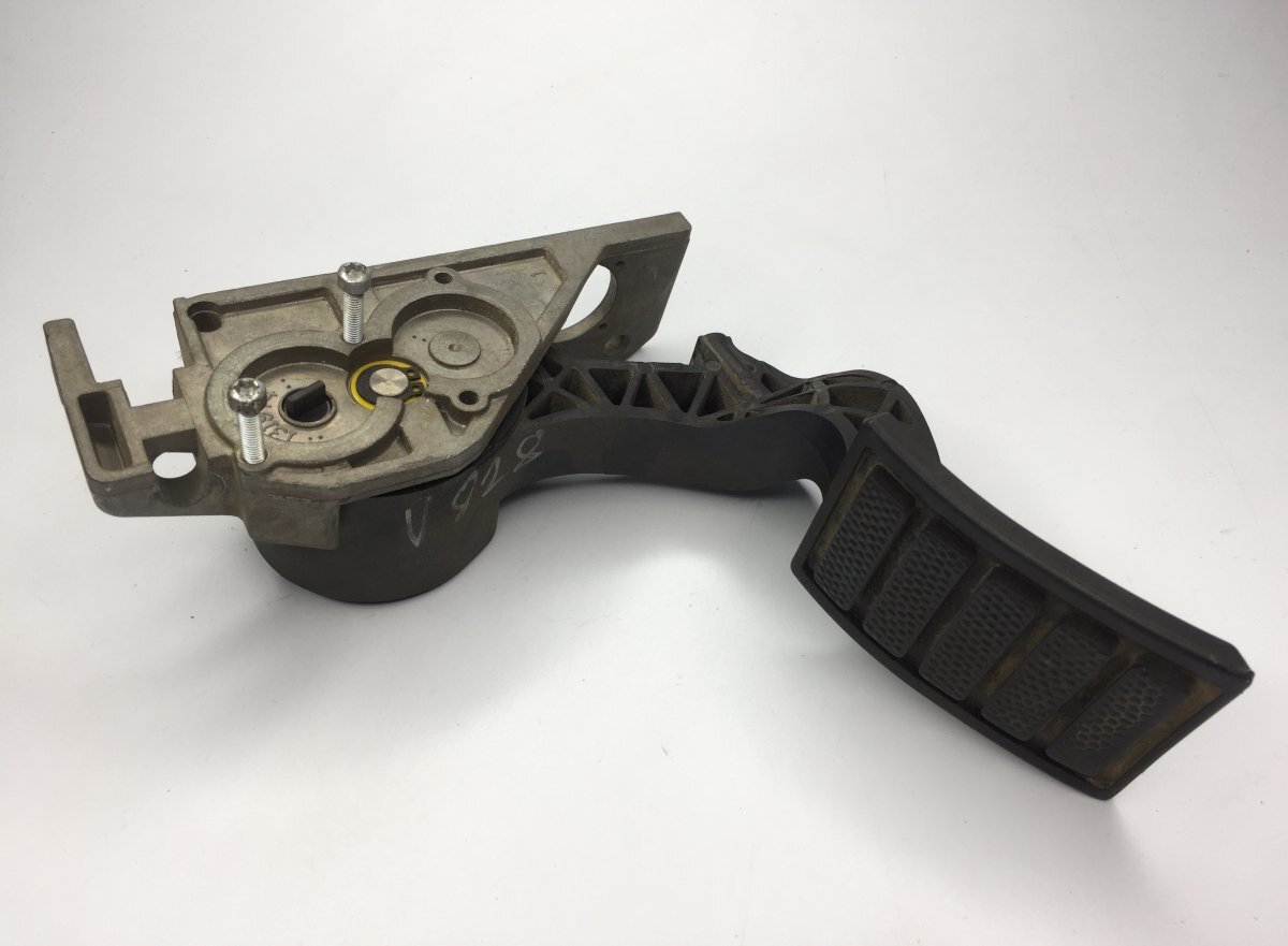 20574535 20893503 82627957 84557581 Accelerator Pedal with Position ...