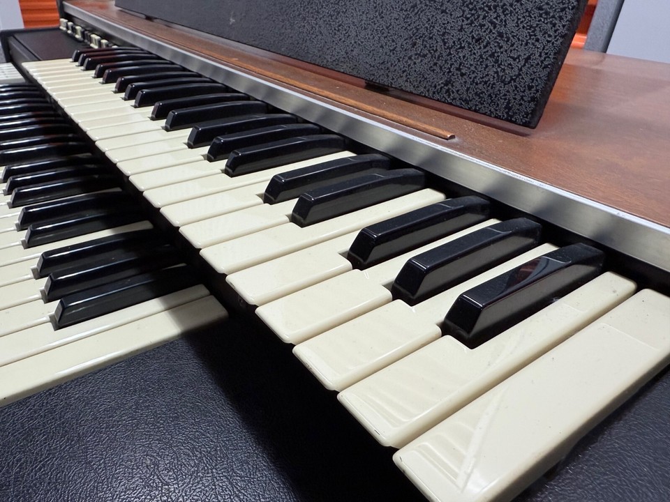 HAMMOND PORTA - B ORGAN FROM THE 1970'S ERA .THIS IS THE ORIGINAL ...