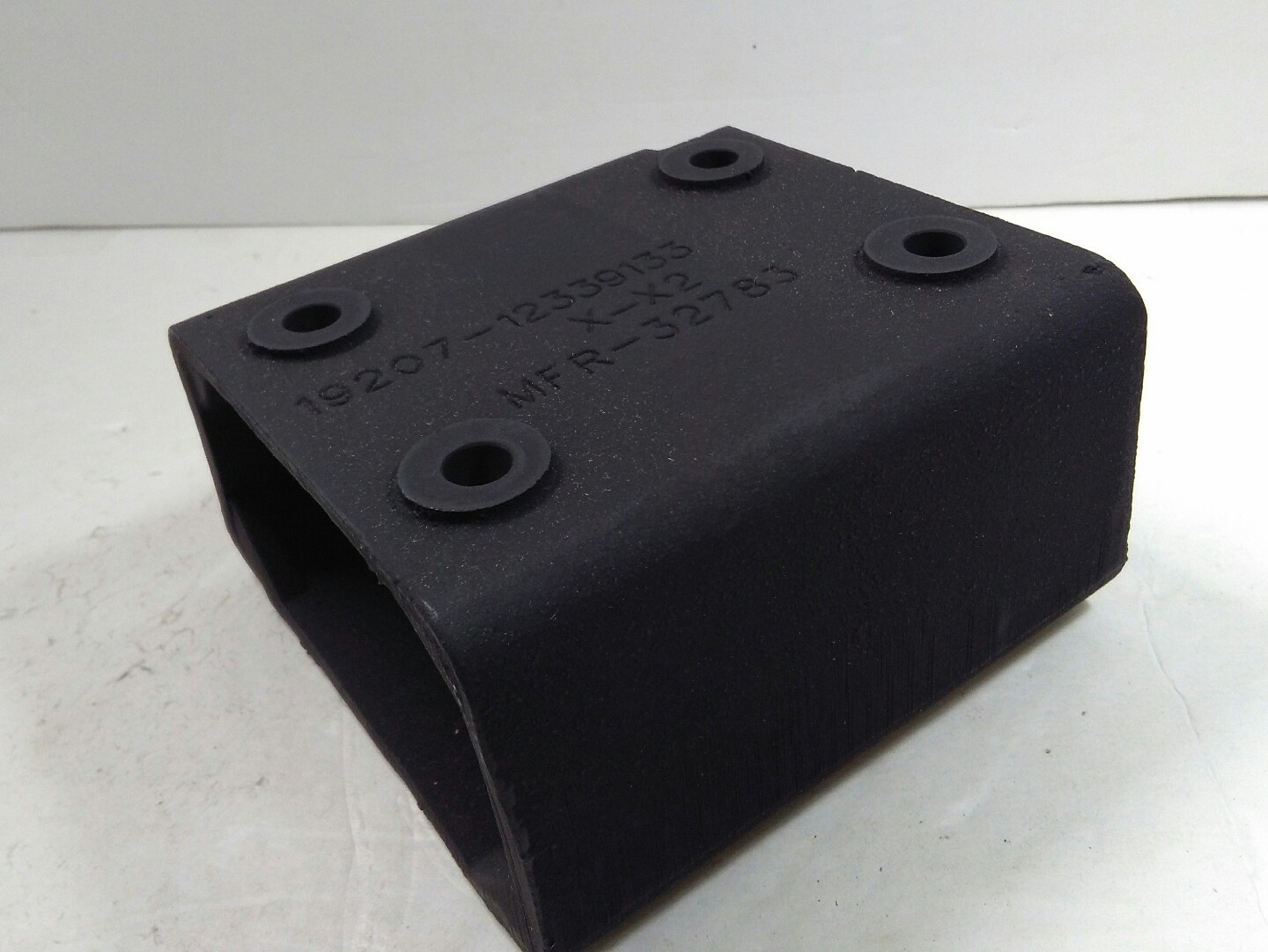 M998 M998A1 RESILIENT MOUNTING BRACKET 12339133 NSN 2510-01-185-6115 RH ...