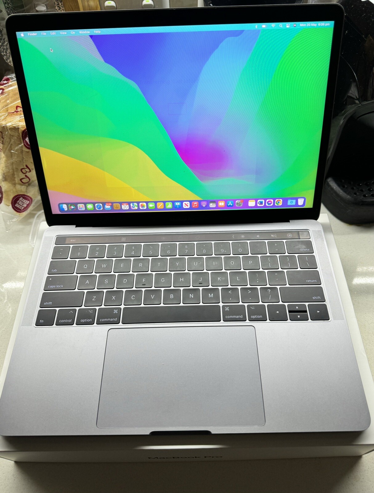 Damaged Screen-Apple MacBook Pro 13.3" 256GB Laptop With Touchbar ...
