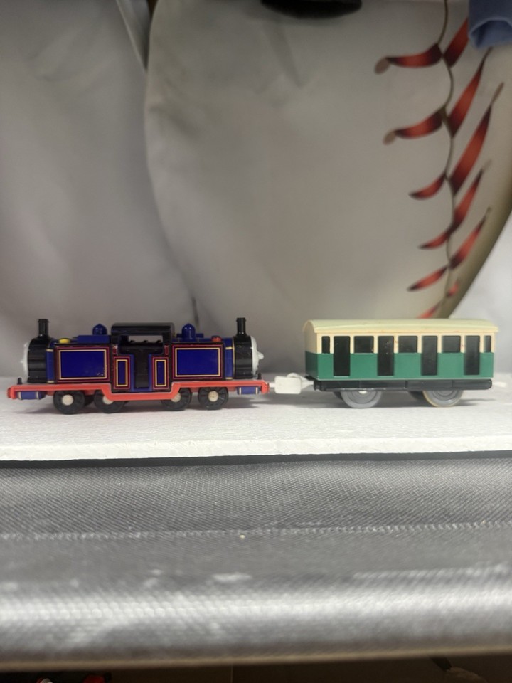 Thomas & Friends Trackmaster Motorized Mighty Mac & Passenger Coach ...