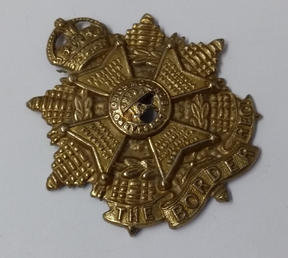 Vintage Kings Corona The Border Reggimento Insignia Metallo Stemma ...