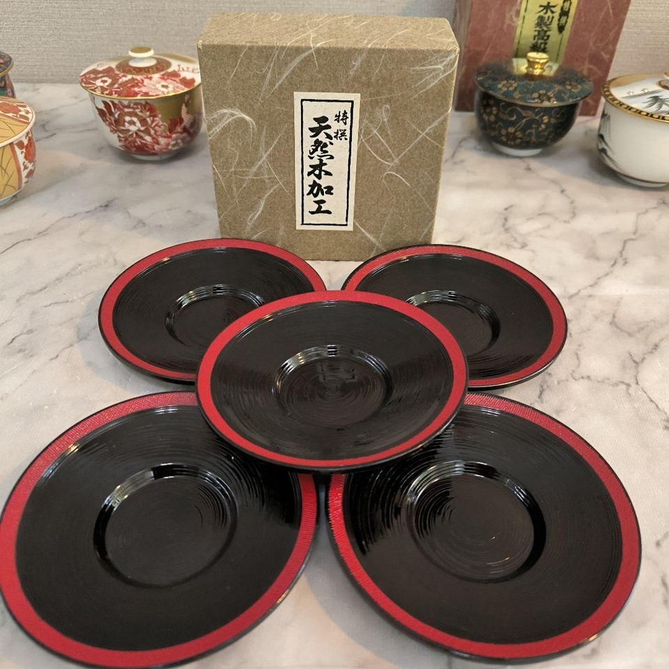 A luxurious Set 10 high-end natural wood tea saucers and 10 Kutani ware ...