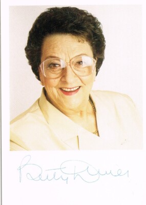 BETTY DRIVER SIGNED CORONATION STREET 4 X 6 INCH PHOTO CARD (REDUCED ...