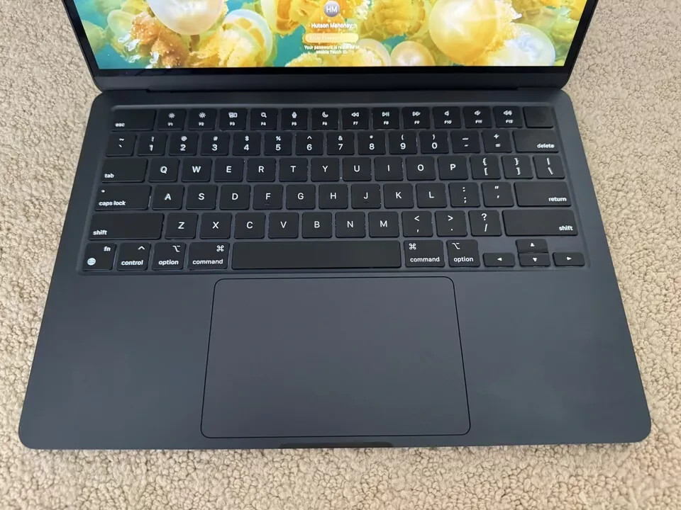 Apple MacBook Air 13-inch 2022 M2 / 8GB RAM / 256GB SSD / 8-Core GPU ...