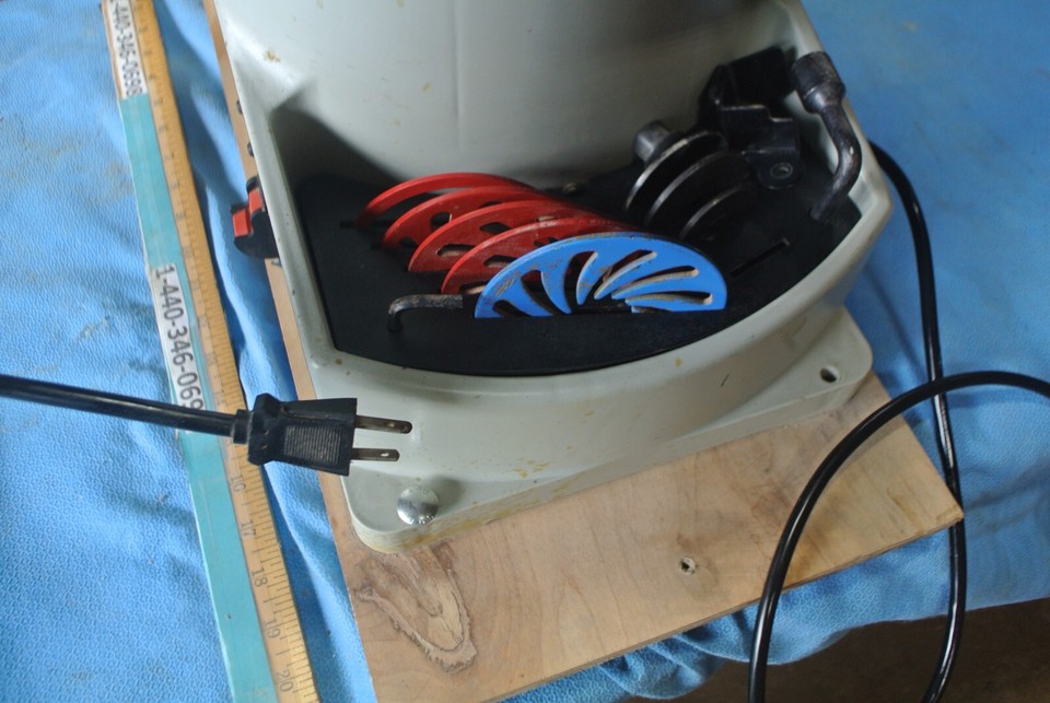 Delta Boss Shopmaster Bench Top Oscillating Drum Spindle Sander ...