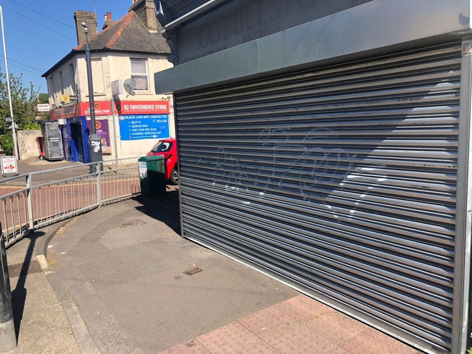 Electric industrial roller shutter with remote kit and two fobs and a ...