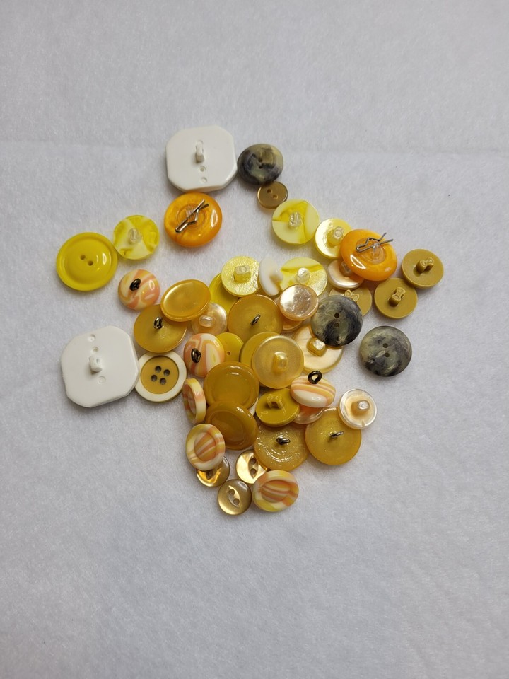 Lot Of 50 Vintage Yellow Gold Buttons Junk Journal Craft Scrapbook Art ...