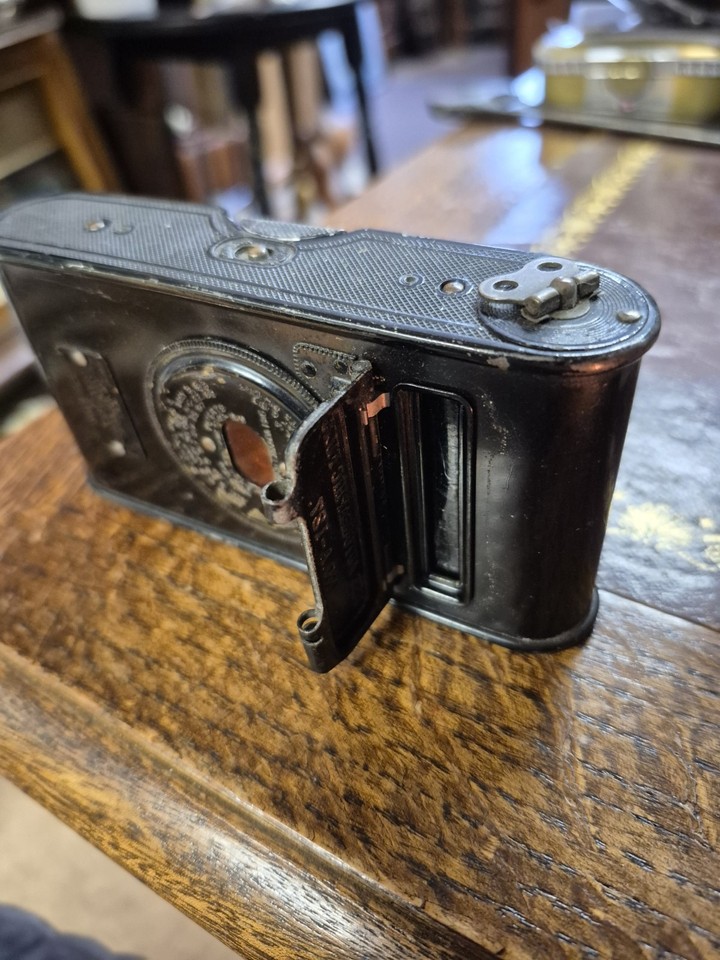 Vintage Eastman Kodak 25 BT 50 Vest Pocket Camera Ball Bearing Shutter ...
