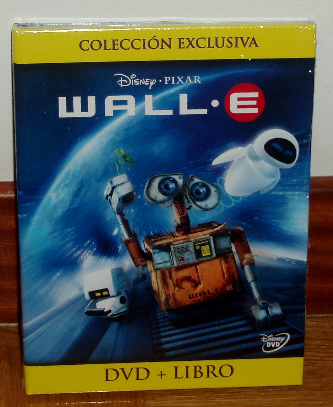 Wall-E Wall E Collection DVD Book Disney Pixar Animation for sale ...