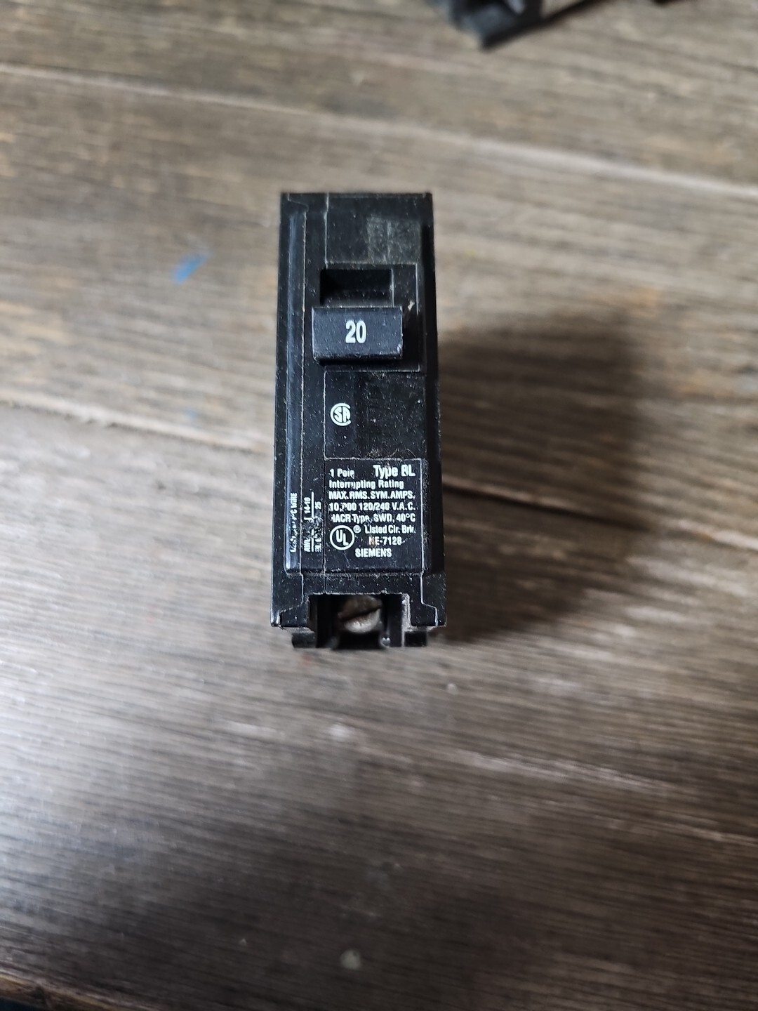 1 new take out Siemens B120 20 Amp 1 Pole 120/240 VAC Type BL Bolt On ...