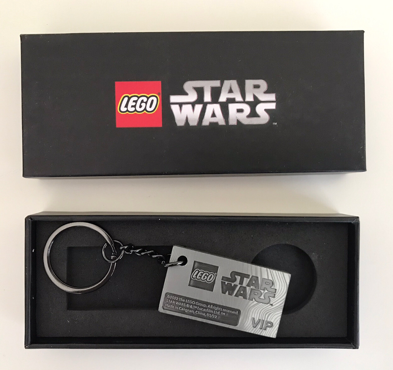 LEGO Star Wars 5007403 The Mandalorian Beskar Keychain VIP Exclusive ...